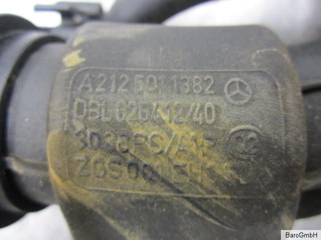 Mercedes W212 E350 CGI 2010 56331Km M272983 Schlauch Kühlerschlauch ...