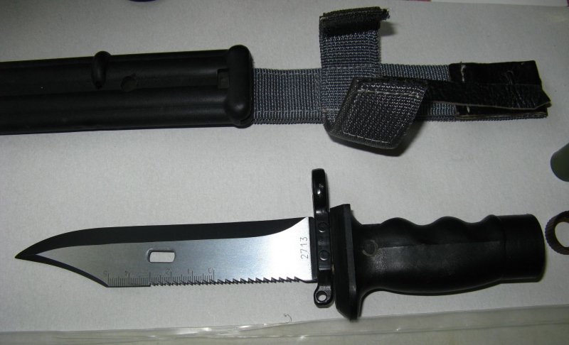 Rarität! Kampfmesser der NVA - KM87 - neuwertig - aus Sammlung - mit ...