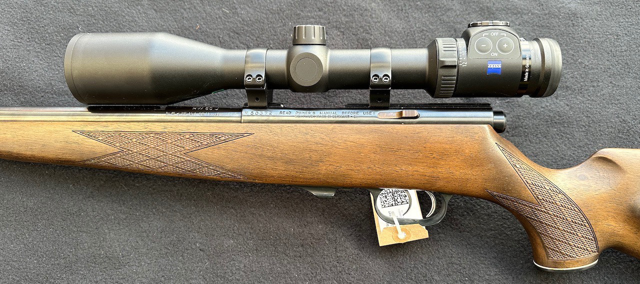 Weihrauch HW 60 J Repetierbüchse - .22 Hornet - Langer Schaft - Zeiss 3-12x50 Leuchtpunkt - eGun