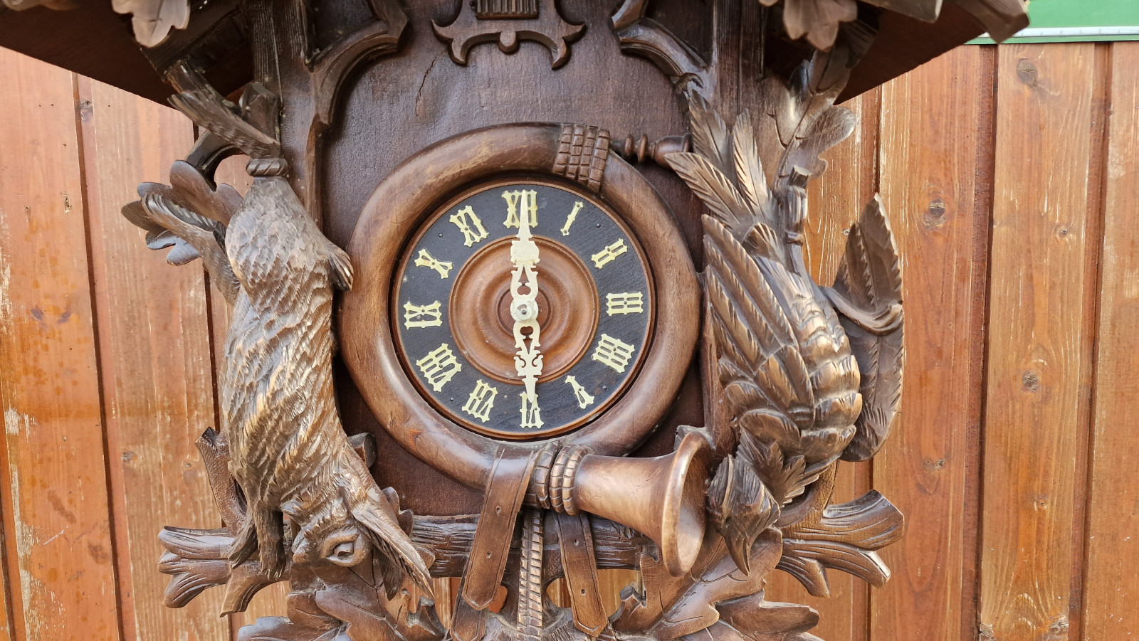 Riesige antike Kuckucksuhr mit jagdlichen Motiven - eGun